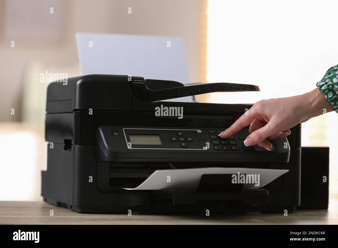 Woman photocopy machine hi-res stock photography and images - Alamy