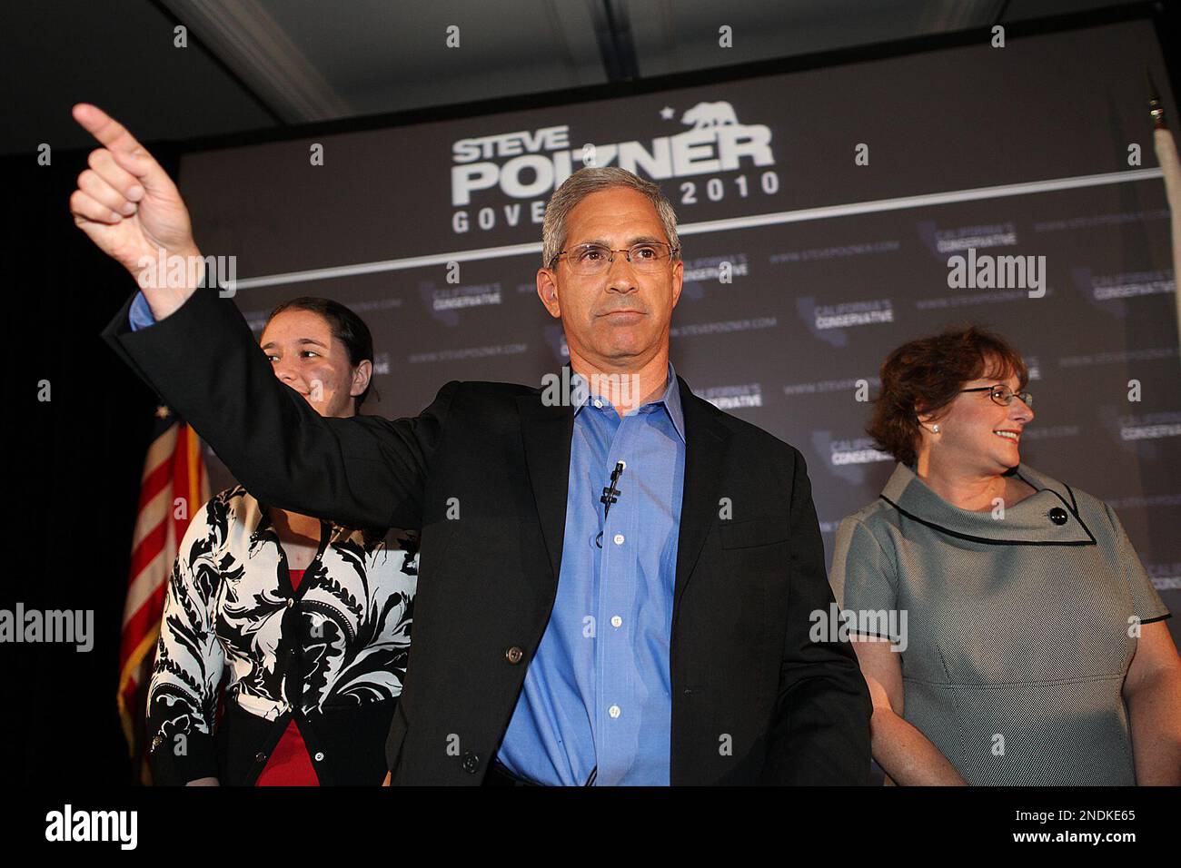Steve Poizner, center, with his wife Carol, right, and daughter Rebecca ...