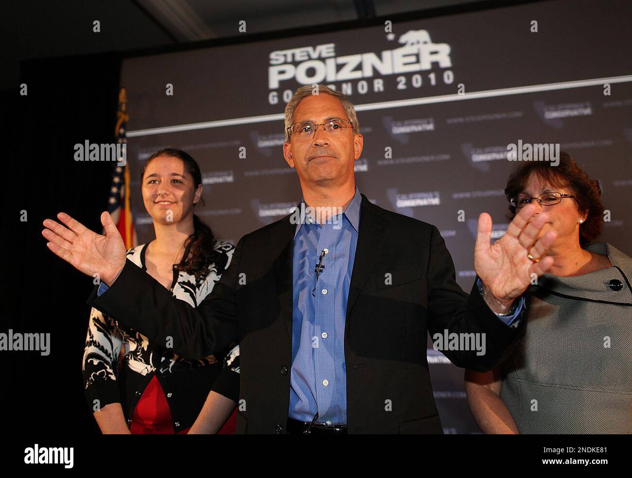 Steve Poizner, center, with his wife Carol, right, and daughter Rebecca ...