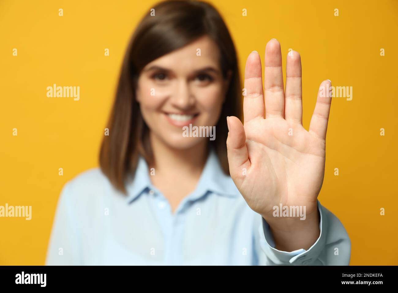 Empty handed hi-res stock photography and images - Alamy
