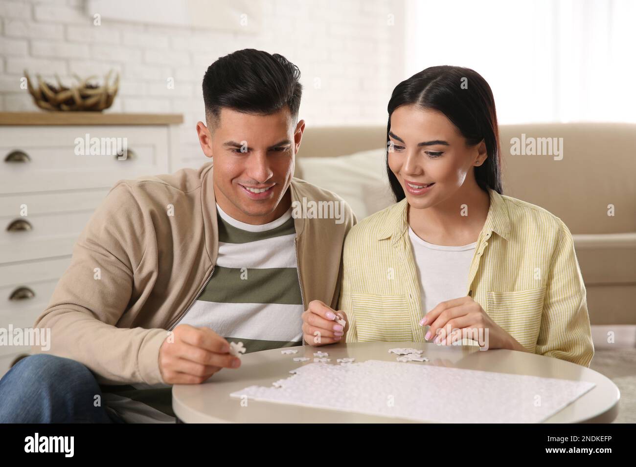 Empty puzzles hi-res stock photography and images - Alamy