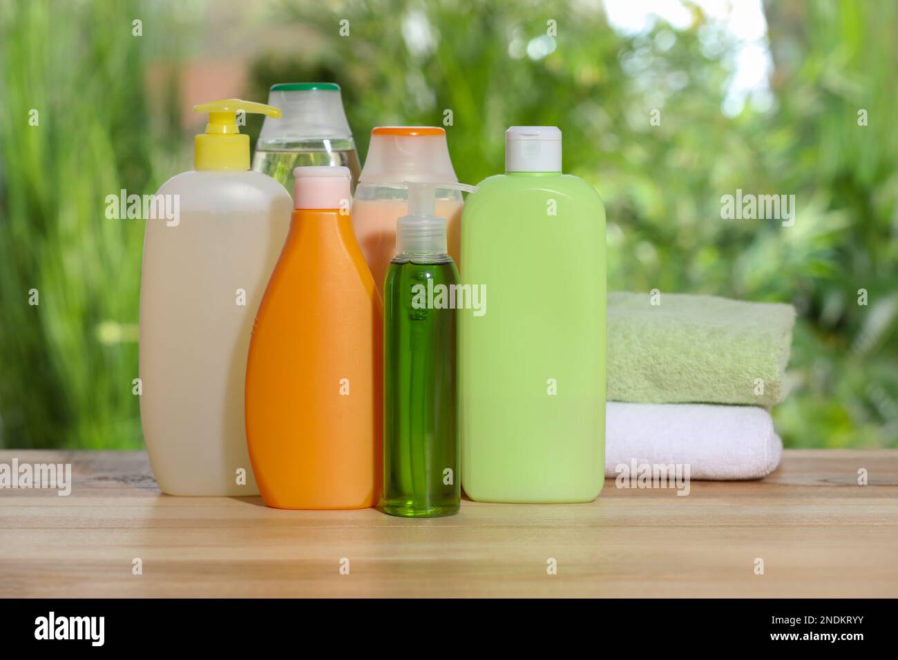 Shower gel bottles hi-res stock photography and images - Alamy