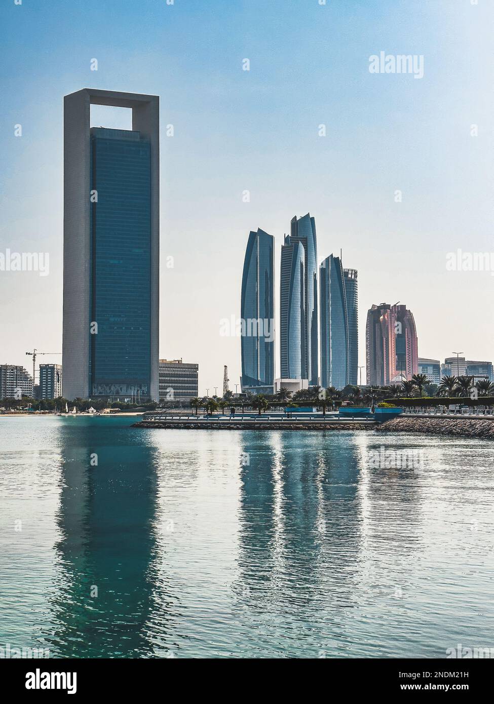Abu Dhabi Corniche promenade in Al Marina, cycle and pedestrian ...