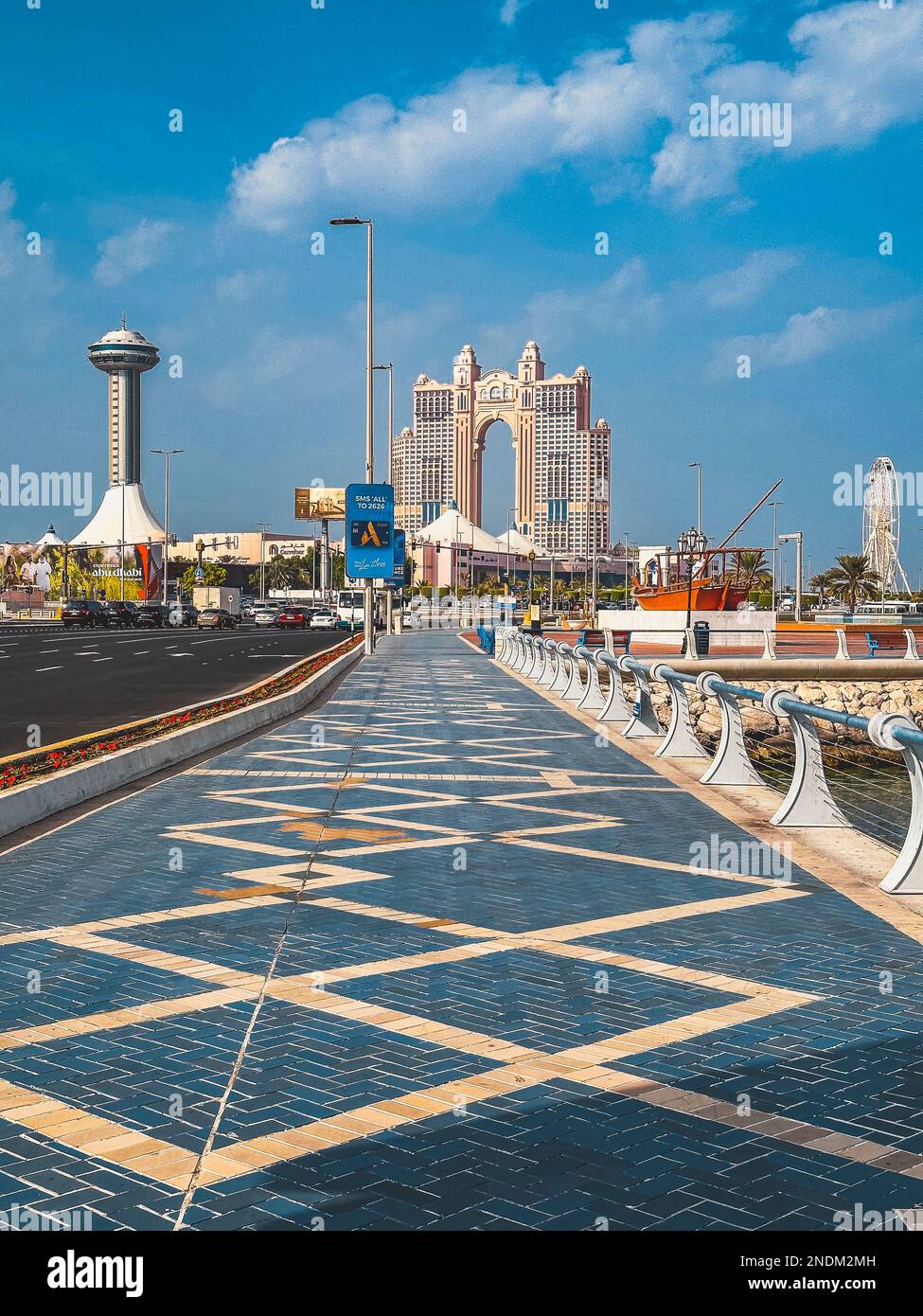 Corniche abu dhabi cycle hi-res stock photography and images - Alamy
