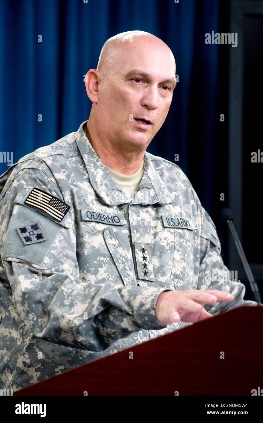 U.S. Army Gen. Ray Odierno, Commander of U.S. Forces-Iraq, delivers an ...