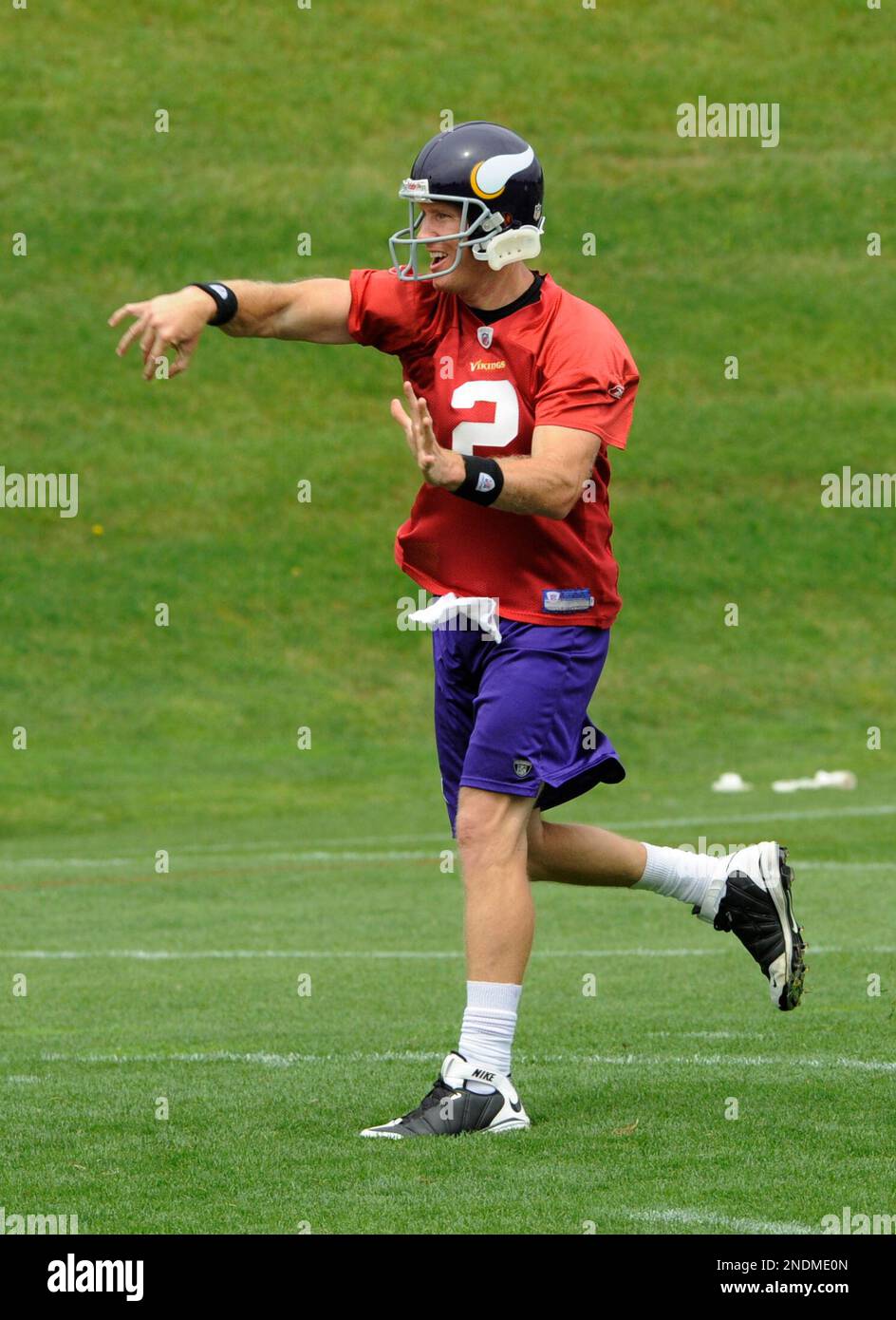 Minnesota Vikings quarterbacks Sage Rosenfels during NFL football ...