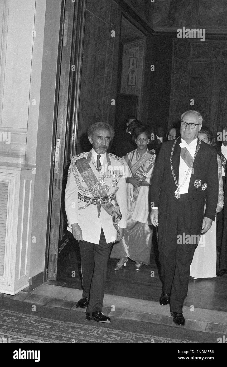 President Giuseppe Saragat of Italy, right, and the Emperor of Ethiopia ...