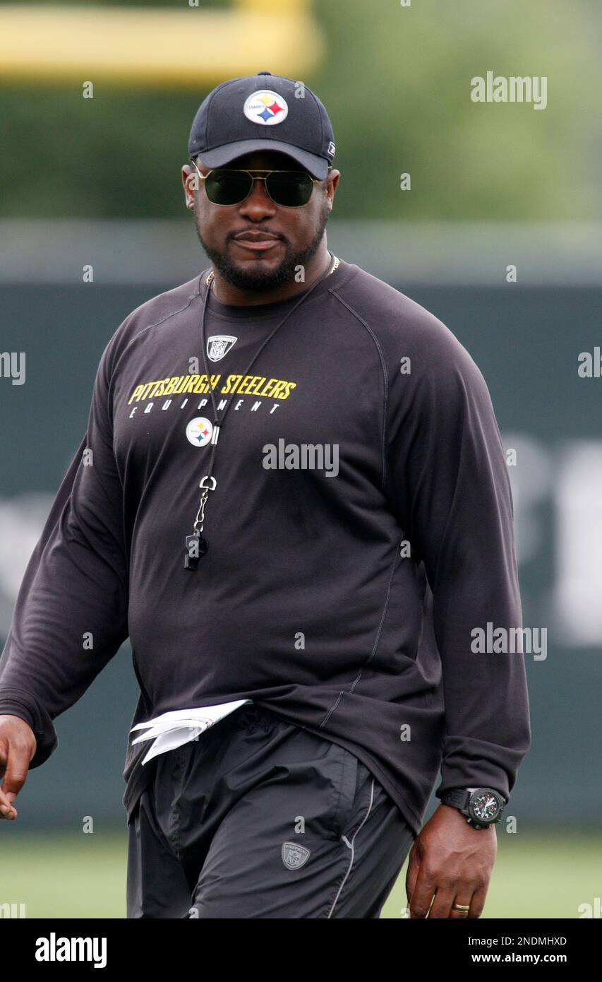 Pittsburgh Steelers coach Mike Tomlin takes part in the NFL football ...