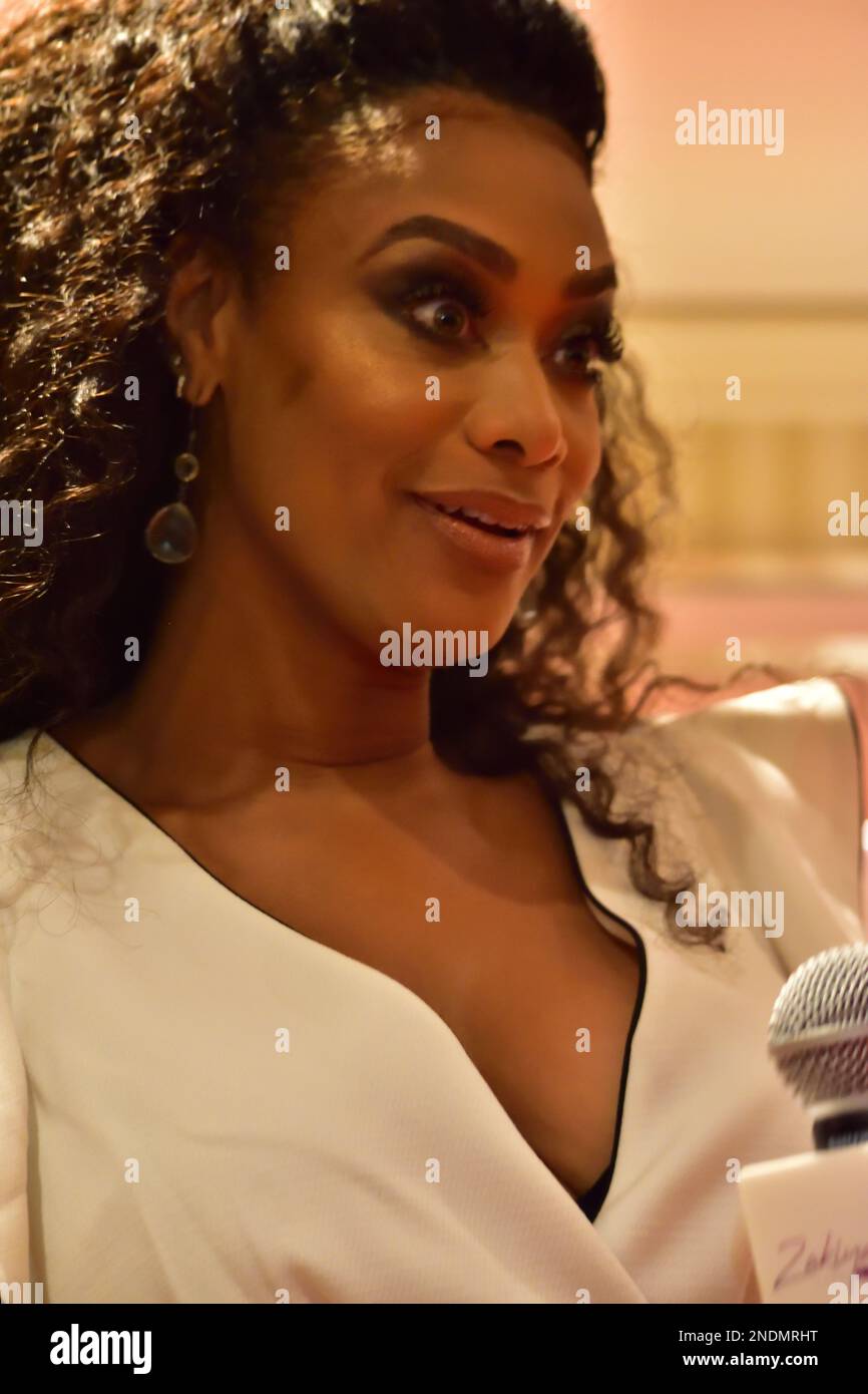 Tami Roman Facial Expressions