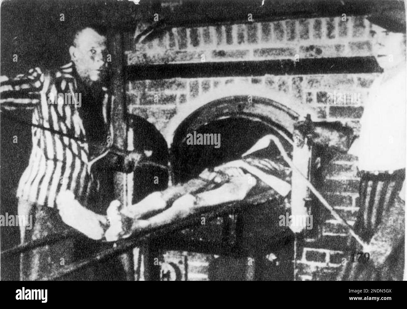 Dead body second world war hi-res stock photography and images - Alamy