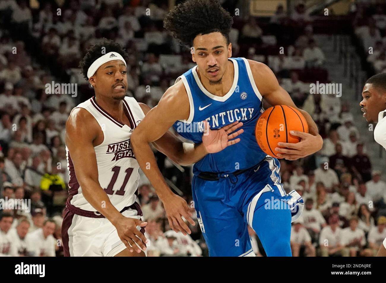 Mississippi State guard Eric Reed Jr. (11) attempts to steal the ball ...