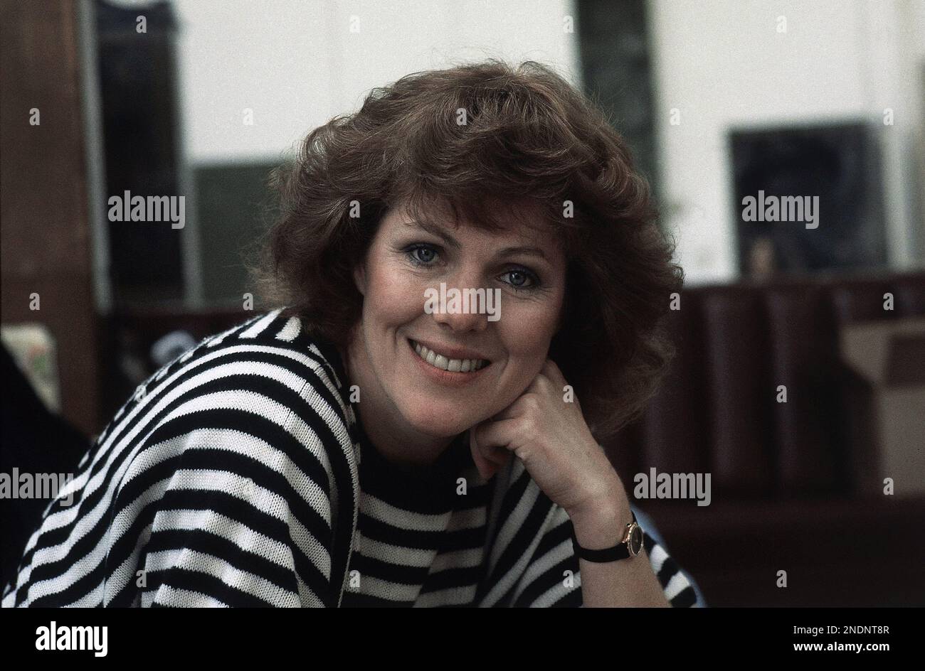 Head and shoulder shot of actress Lynn Redgrave, March 24, 1983. (AP ...
