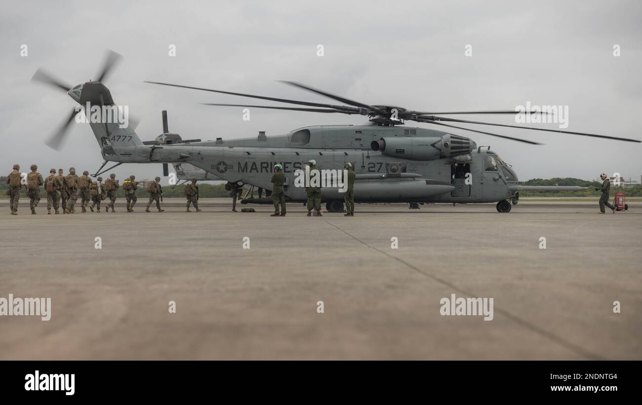 U.S. Marines with Marine Aviation Logistics Squadron 36, 1st Marine ...