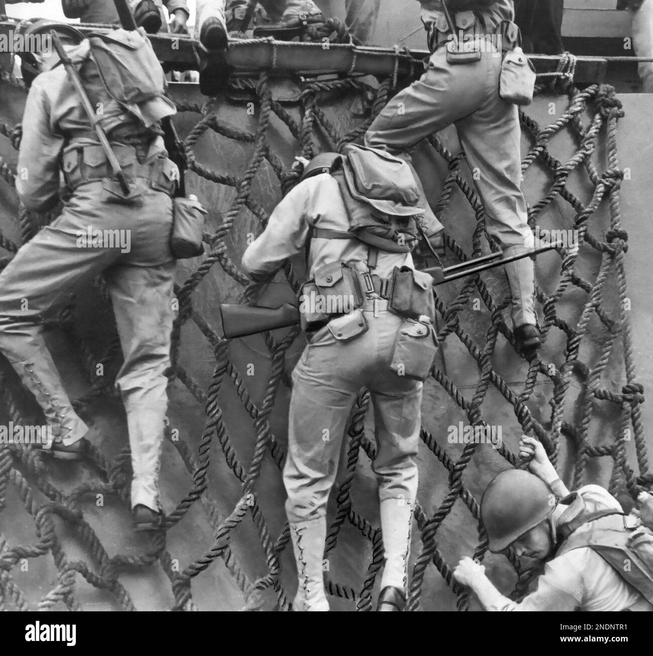 WWII loading operations, Oct. 24, 1945. (AP Photo Stock Photo - Alamy