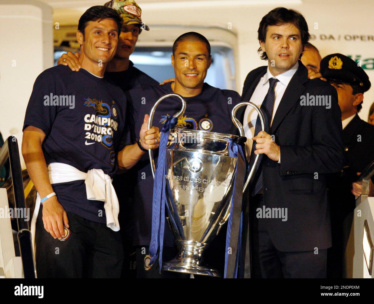 From left, Inter Milan Argentine defender and captain Javier Zanetti ...