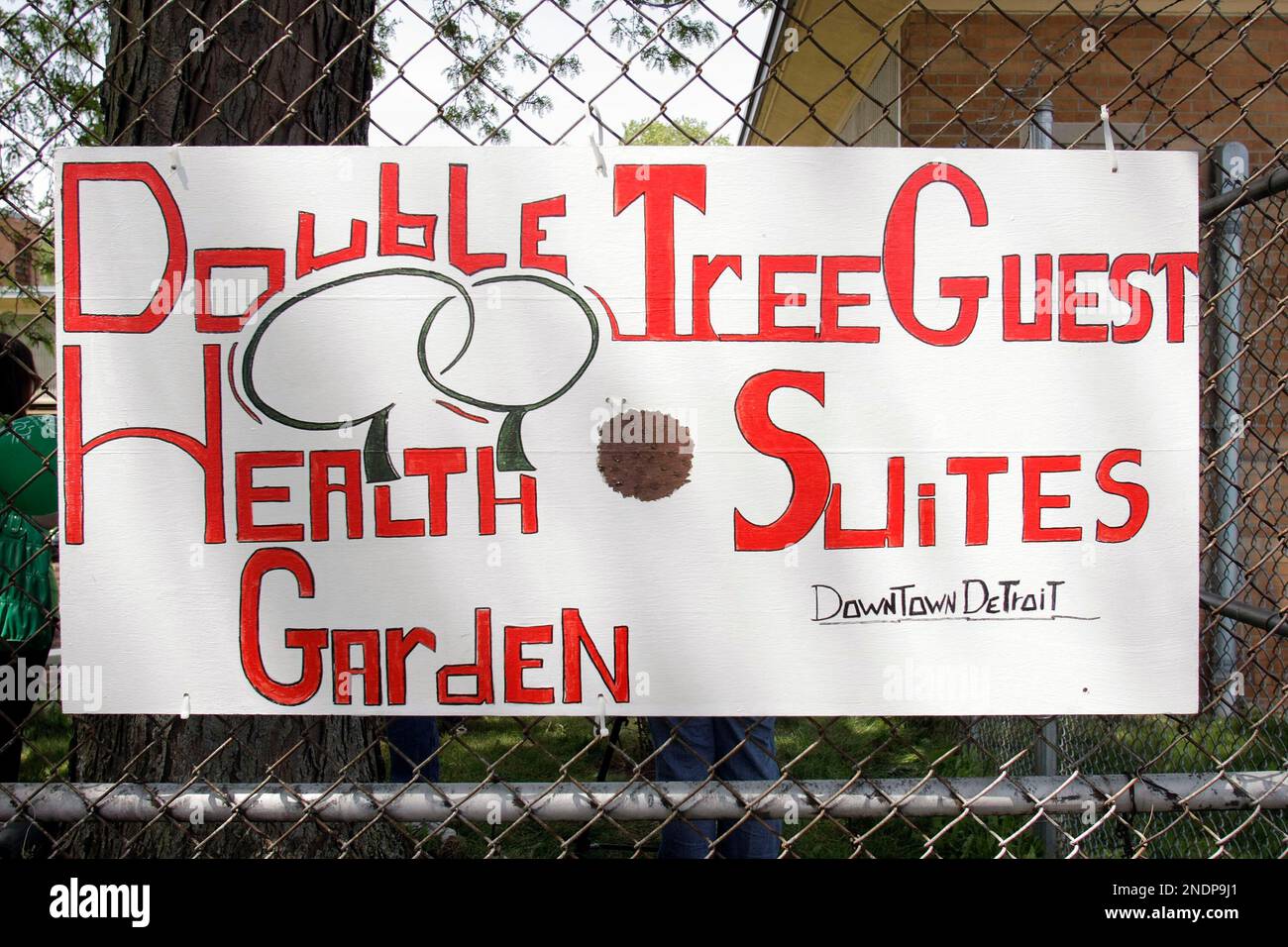 Gompers Elementary School students plant a "Made In Michigan" Learning ...