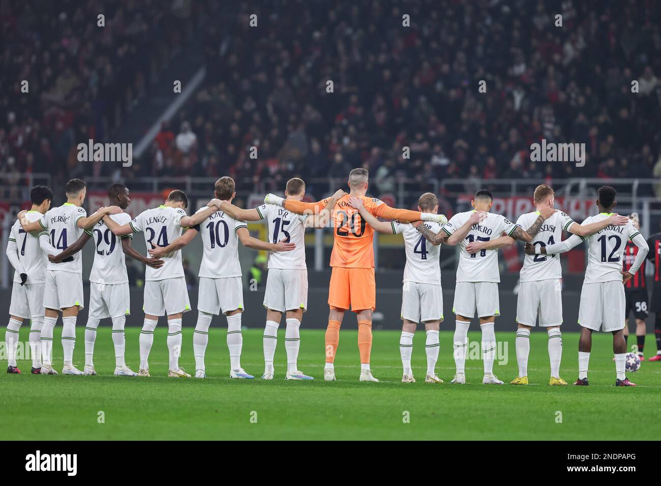Tottenham Hotspur FC team observe a minute of silence for the victims ...