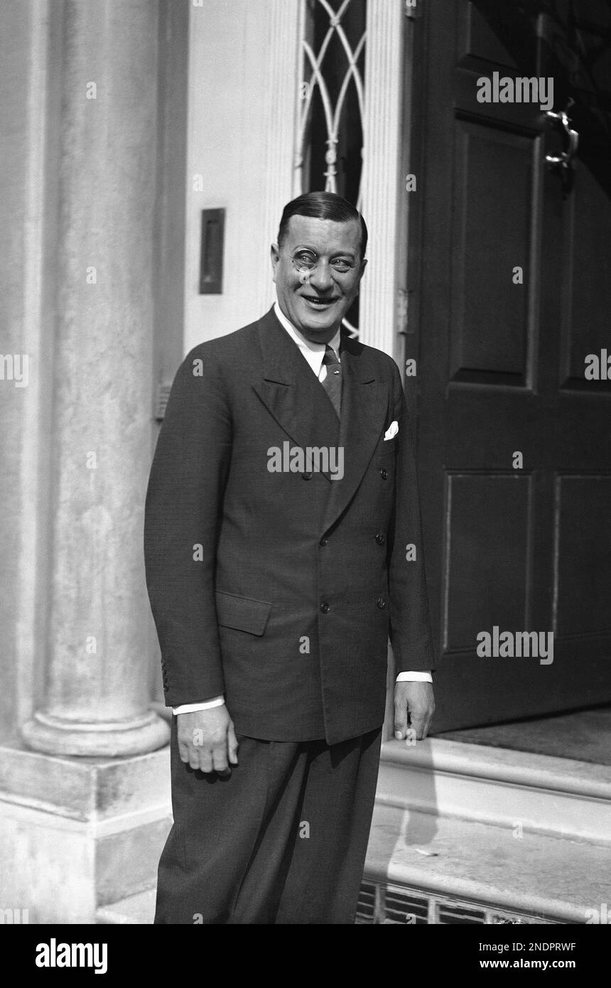 German lawyer Dr Alfons Sack, arrives at Carey Street, London on Sept ...