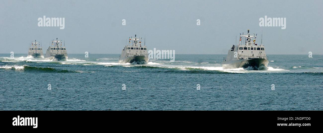 Taiwan navy's Kuang Hua VI class FACG (Fast Attack Craft, Guided ...