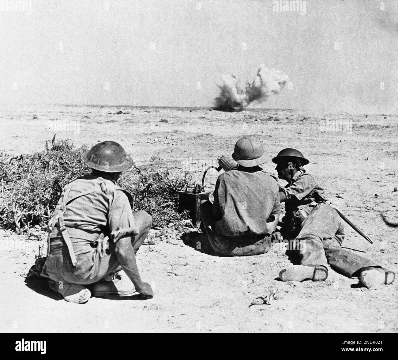 These South African machine gunners serving with the British Forces in ...