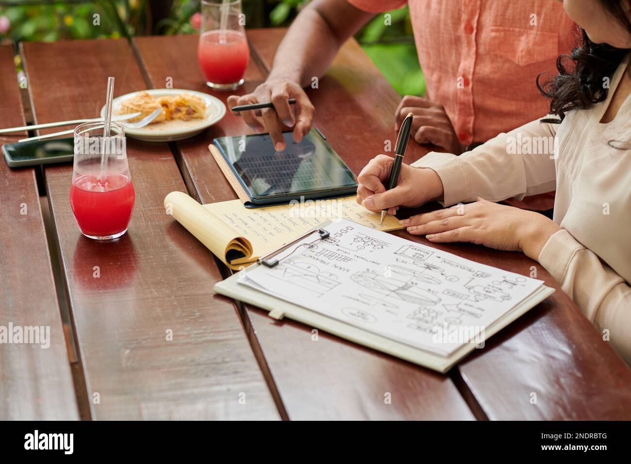 Business team checking charts hi-res stock photography and images - Alamy