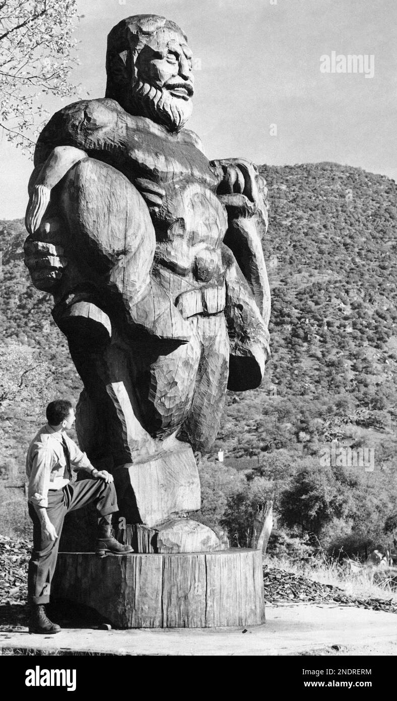 This giant statue of Paul Bunyan, woodsmen's legendary strong man, was ...