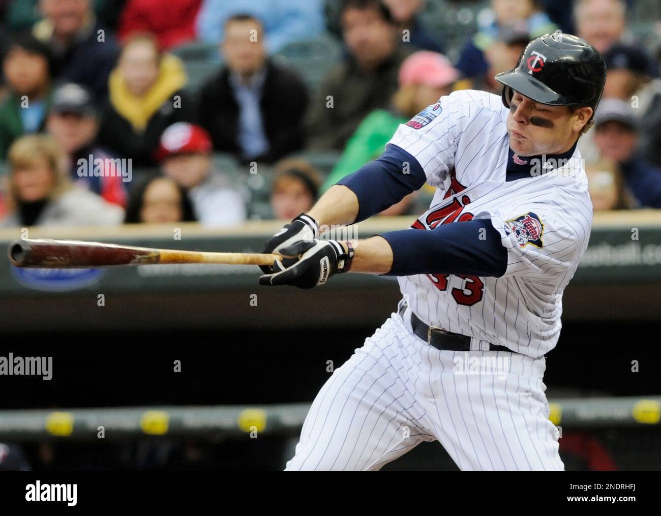 Minnesota Twins' Justin Morneau hits a game-tying single against the ...
