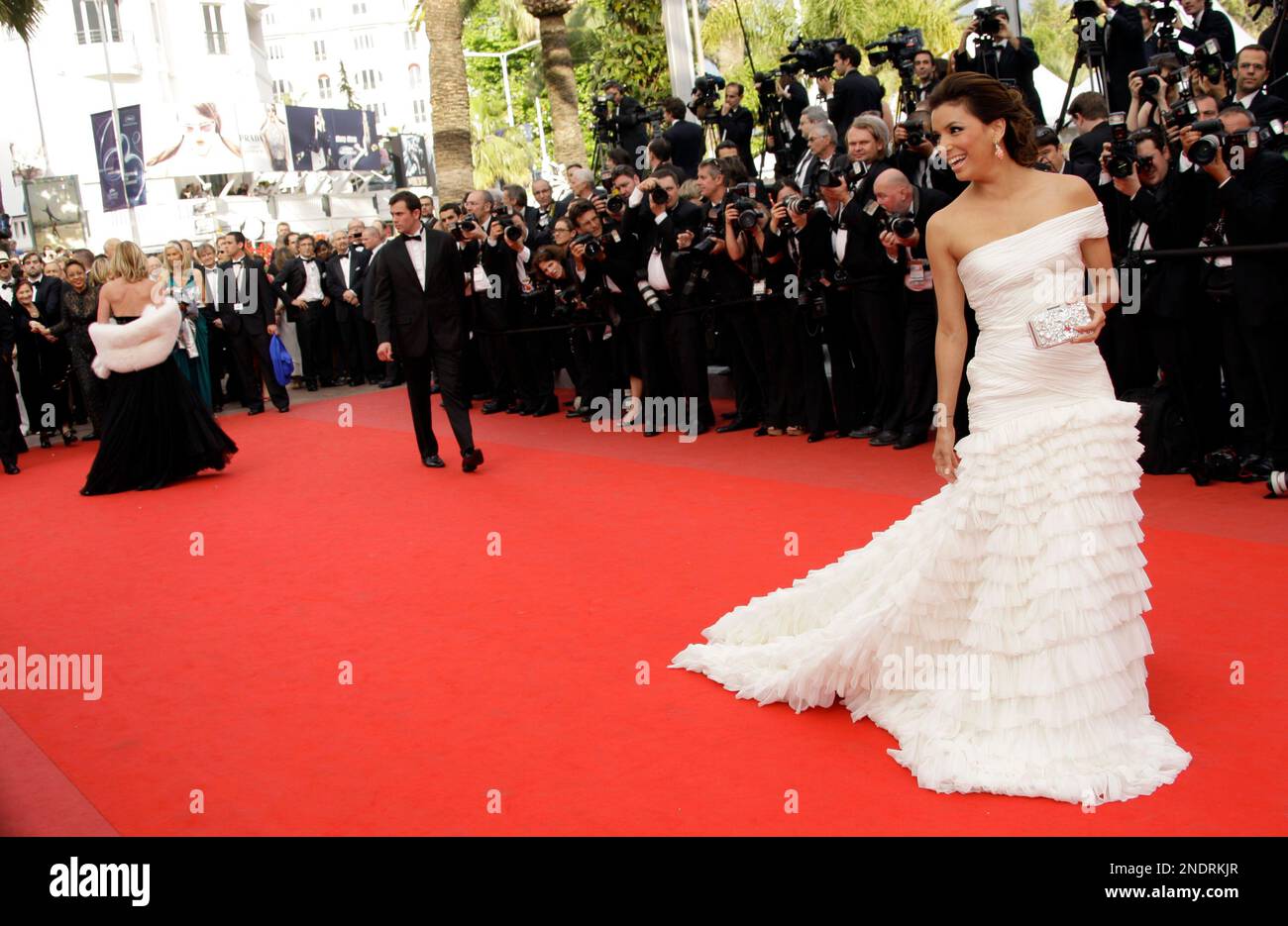 Actress Eva Longoria arrives at the premiere for the film "Robin Hood ...