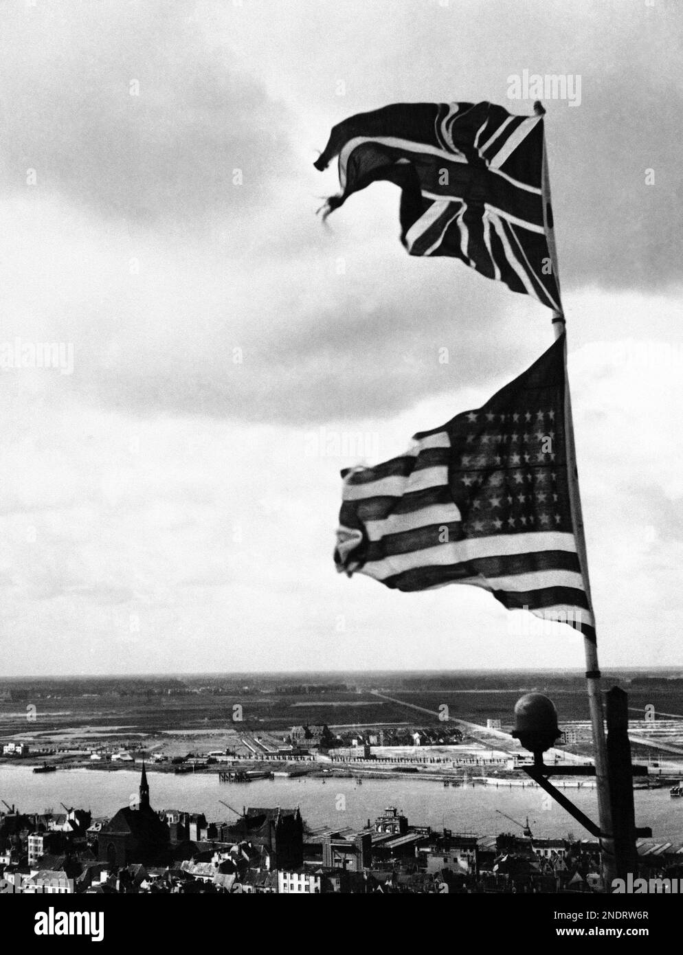 From the 24th floor of a skyscraper, a Canadian Army cameraman made ...