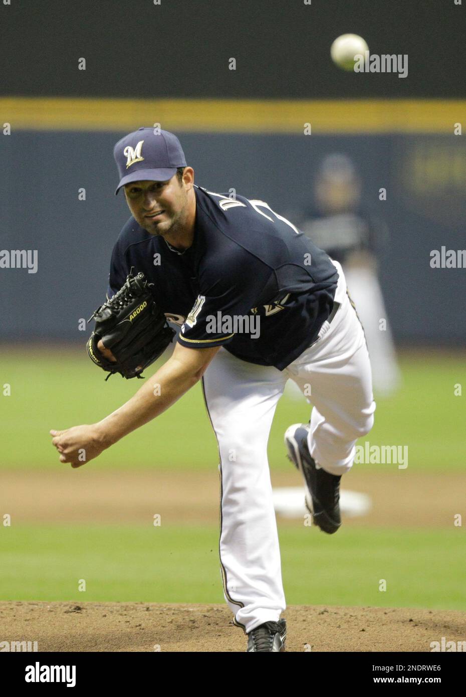 Milwaukee Brewers starting pitcher Doug Davis throws during the first ...