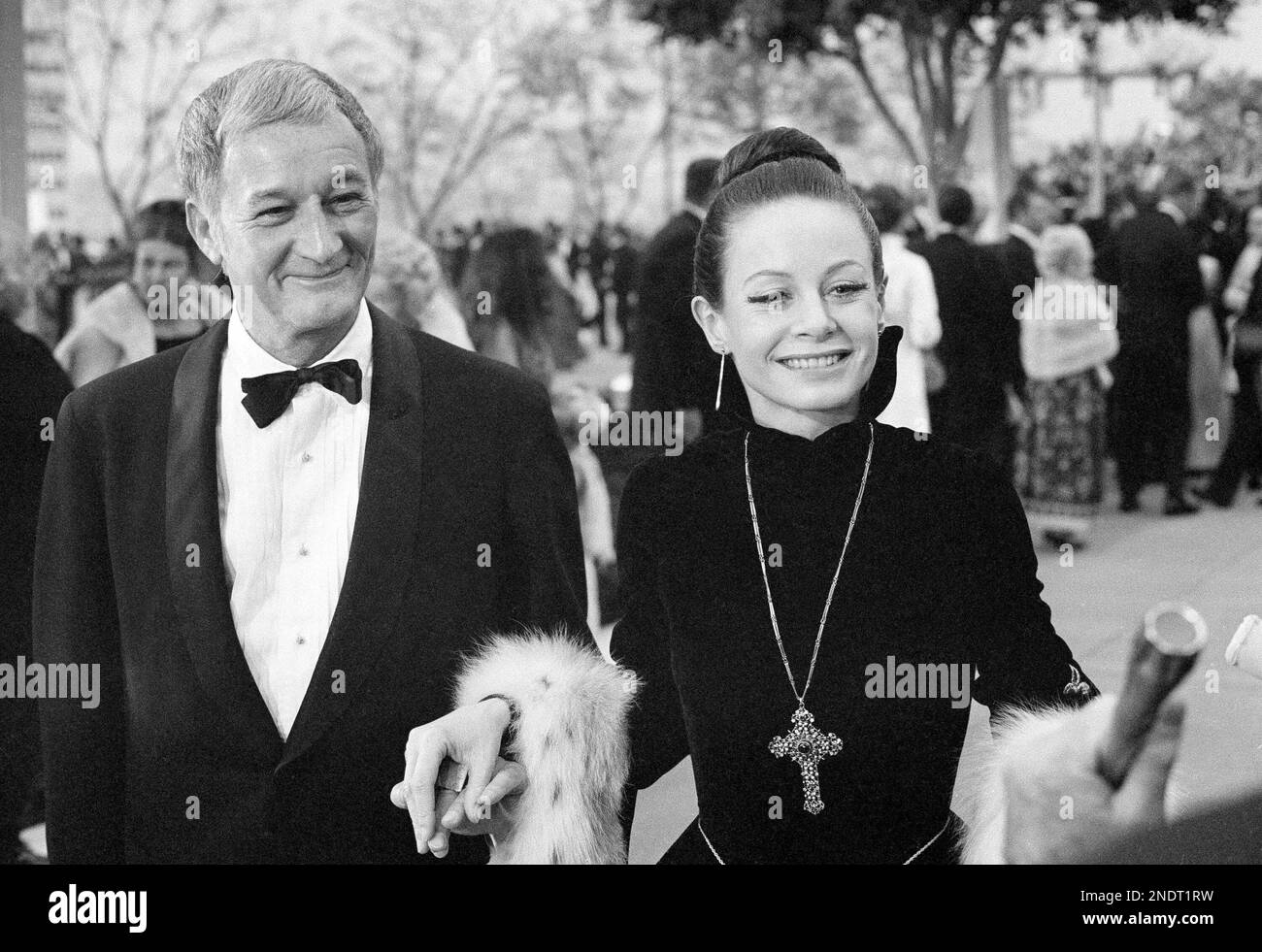 Sarah Miles, British actress nominated for an Oscar For her starring ...