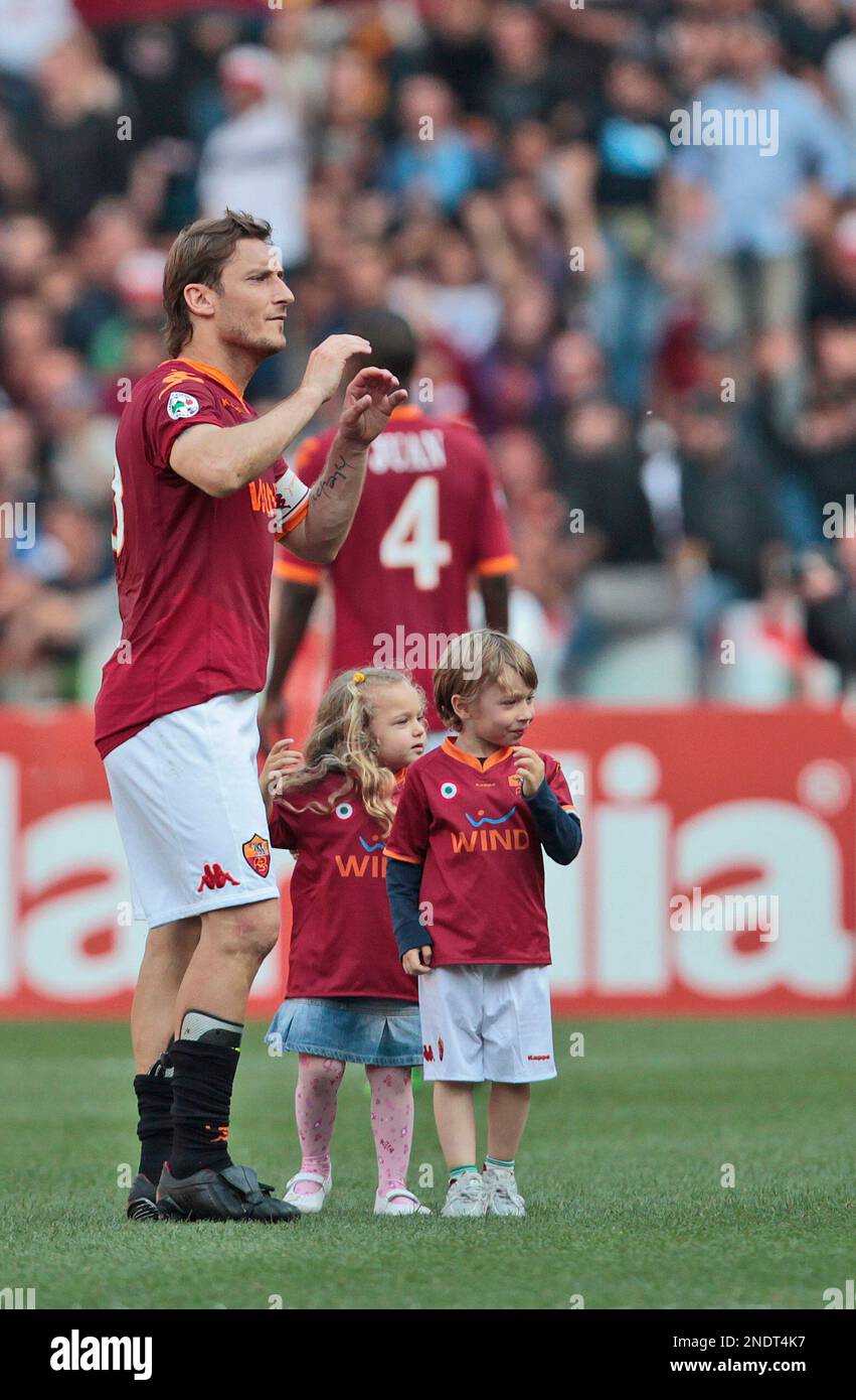AS Roma forward Francesco Totti celebrates with his children Cristian ...