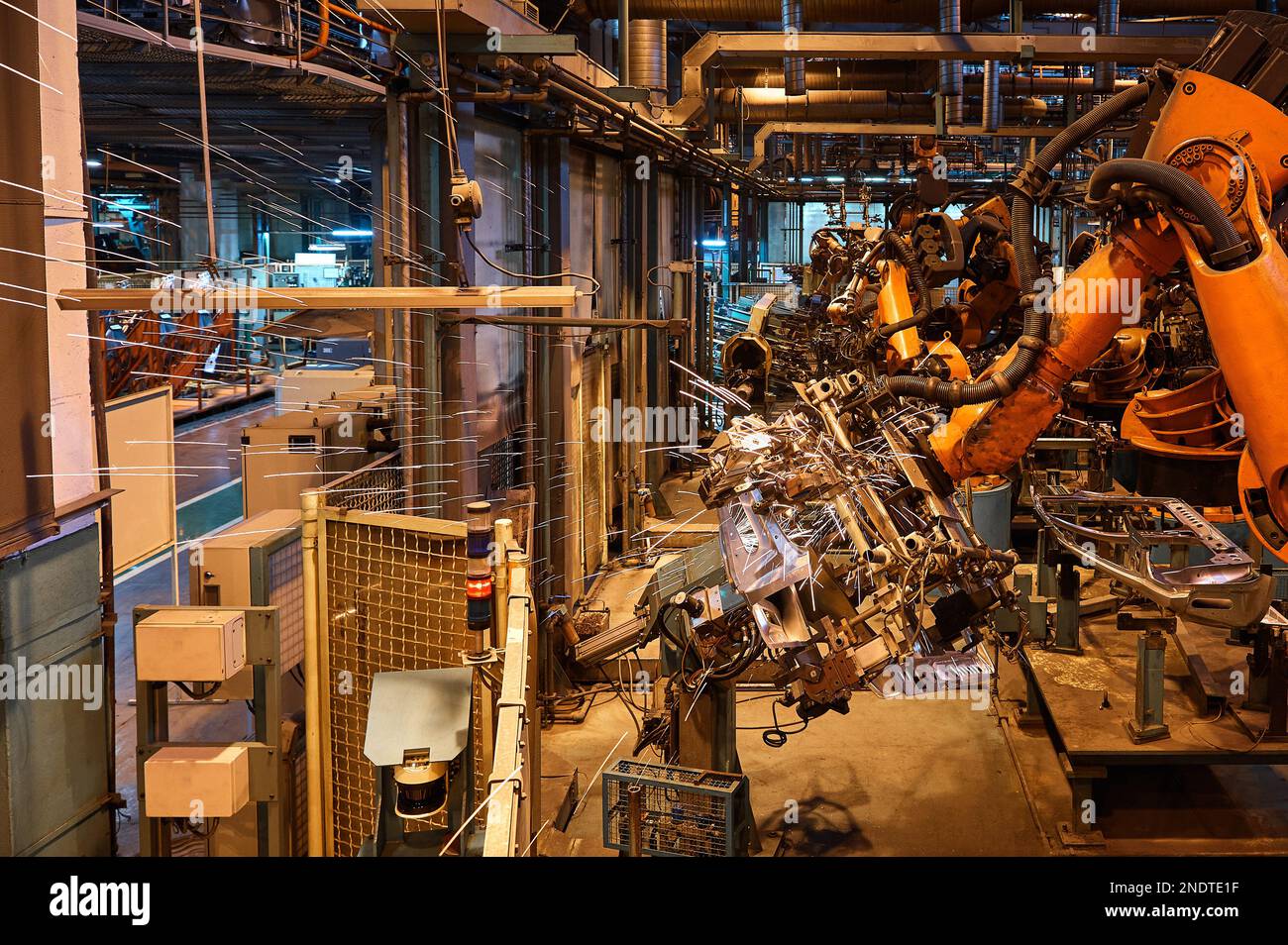 Modern robot welder processes hi-res stock photography and images - Alamy