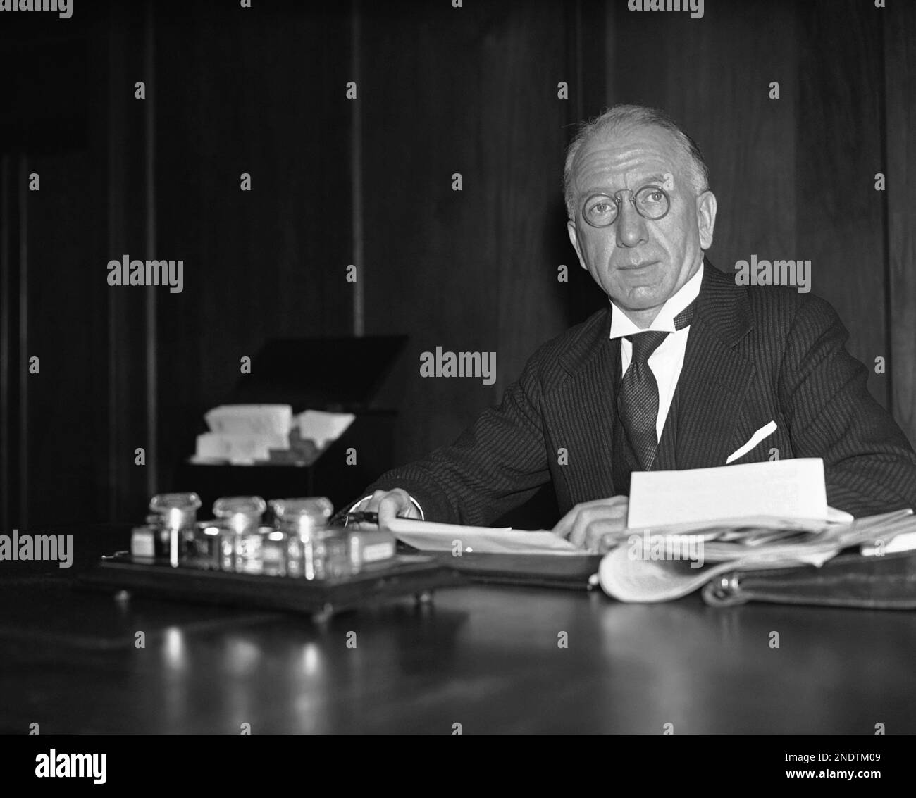 Ireland's Vice President of the Executive Council of the Irish Free ...