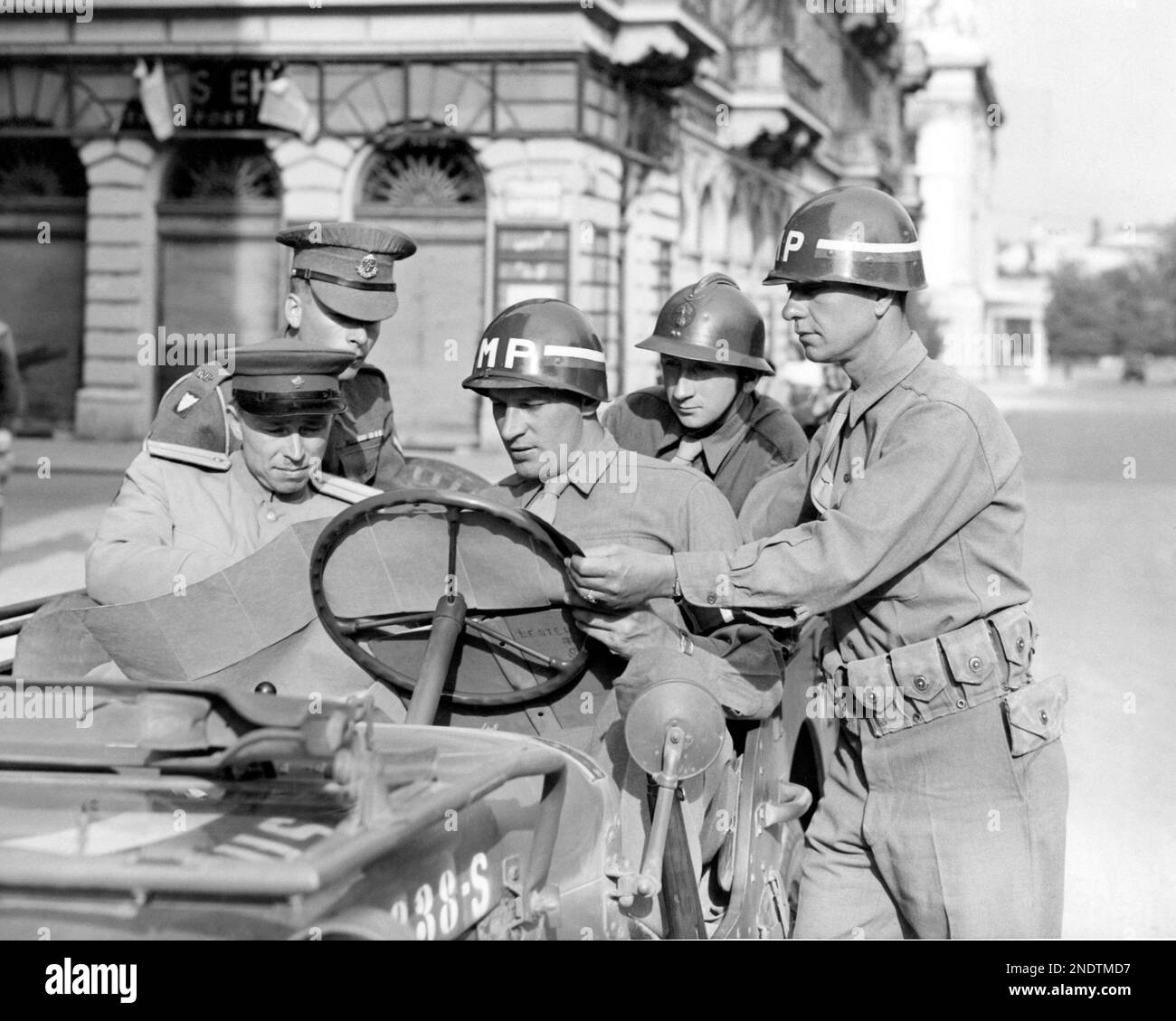These members of four Allied armies get together in Vienna, Austria ...