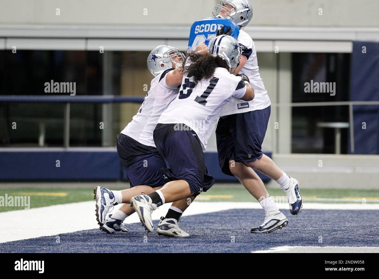 Dallas Cowboys guard Phil Costa (67), left, guard Chet Teofilo (61 ...