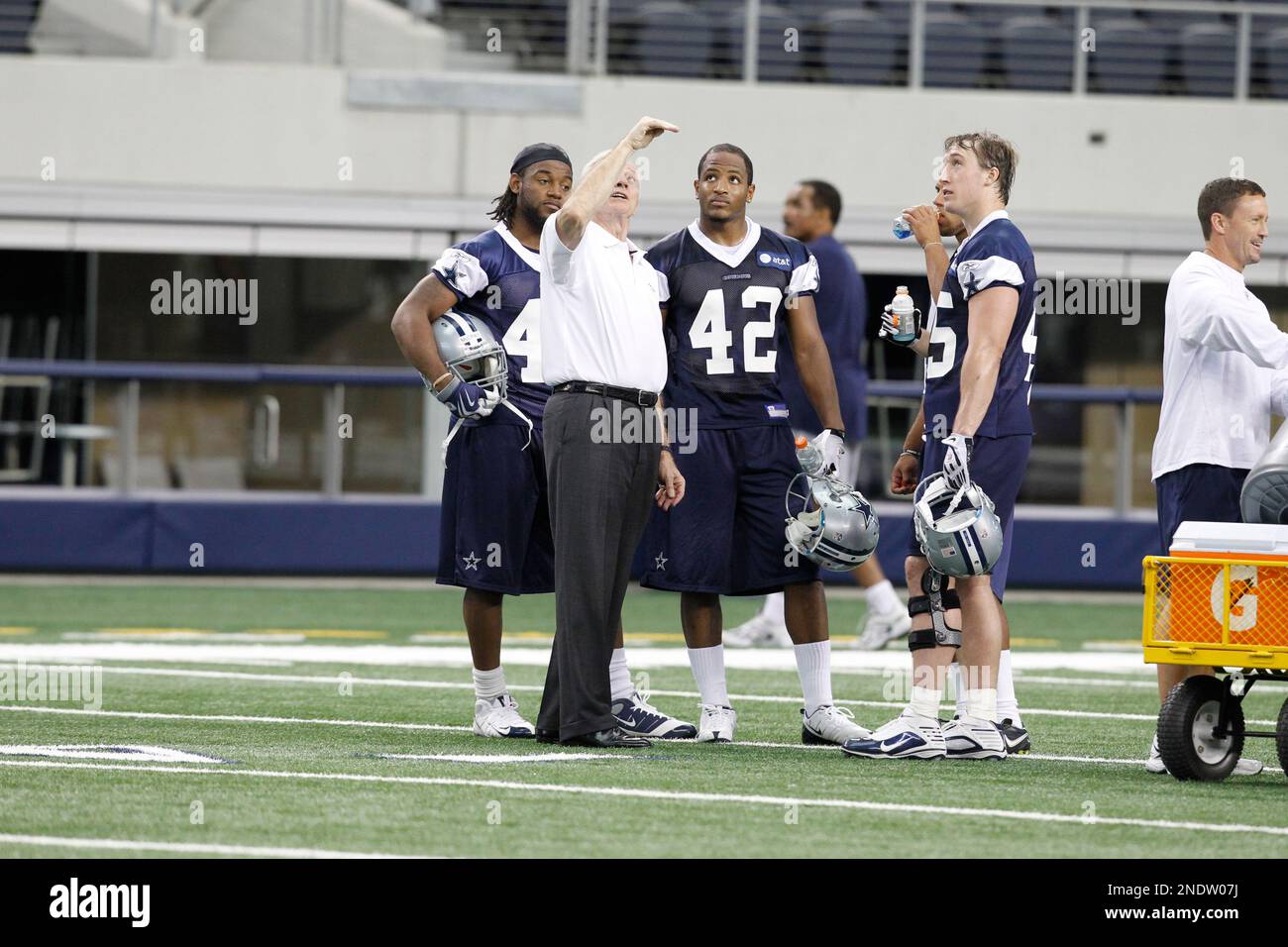 Dallas Cowboys owner Jerry Jones with safety Danny McCray (40) safety ...