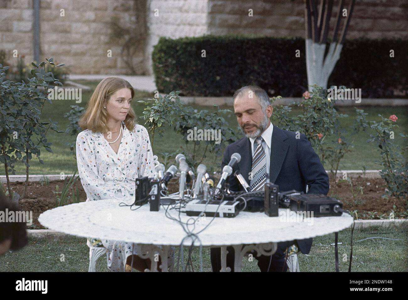 King Hussein of Jordan and his bride-to-be, Elizabeth Halaby pose in ...