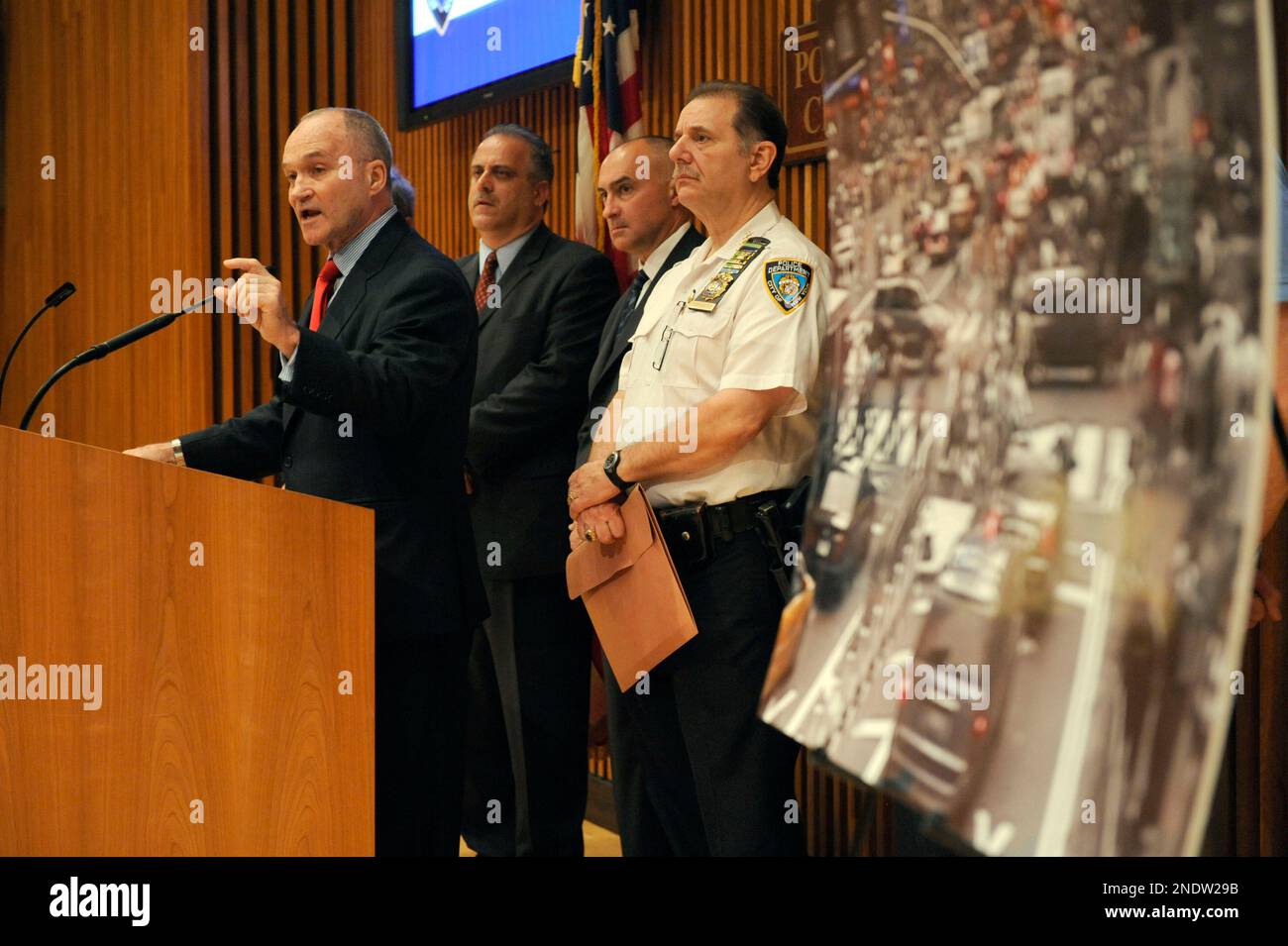 New York City Police Commissioner Ray Kelly discusses Saturday evening ...
