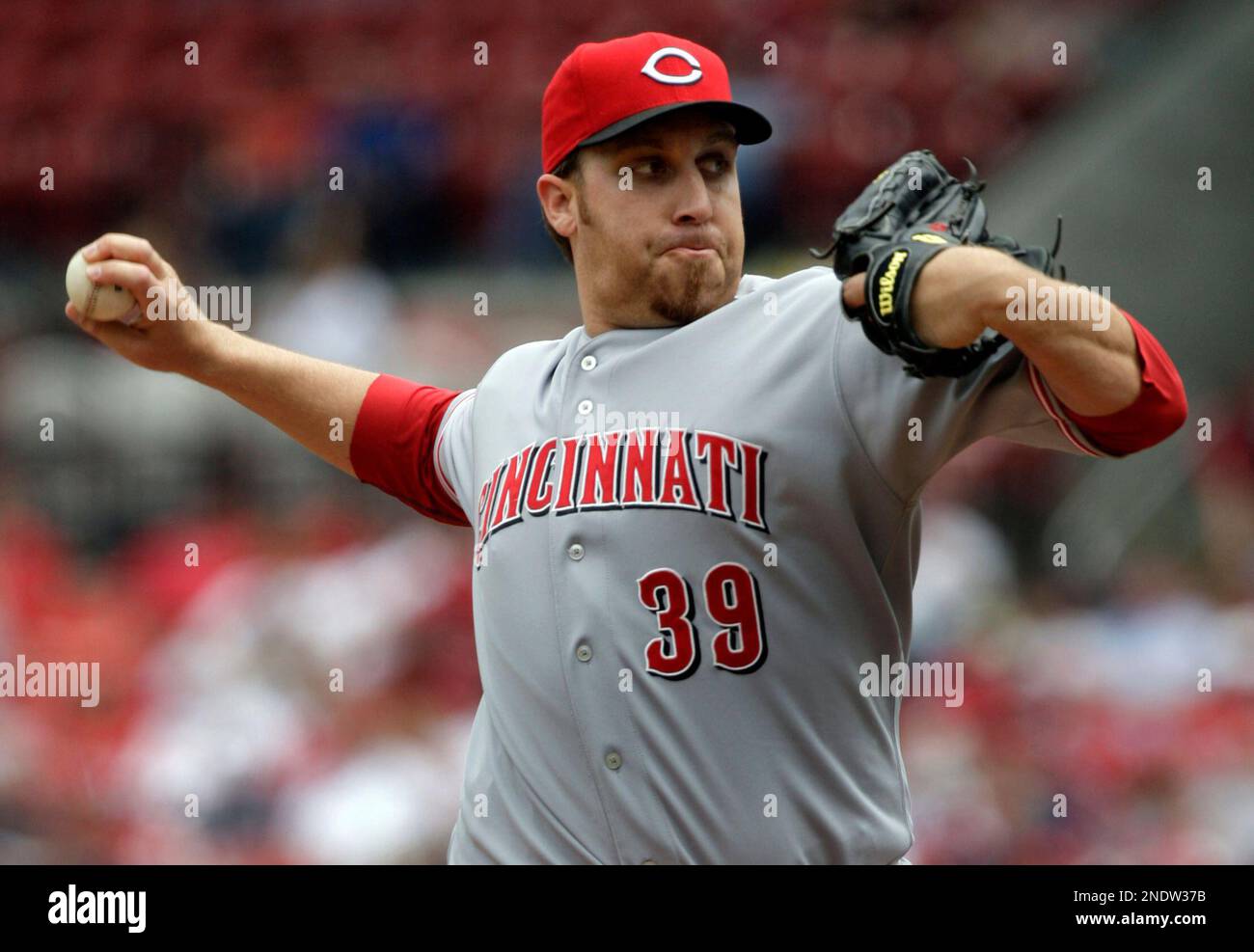 Cincinnati Reds starting pitcher Aaron Harang throws during the first ...