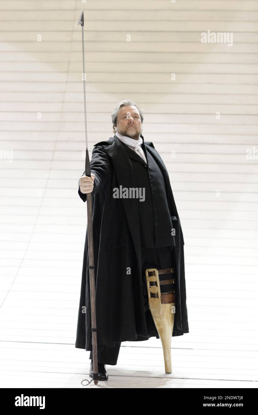 In this April 20, 2010 photo, tenor Ben Heppner poses for a photo ...