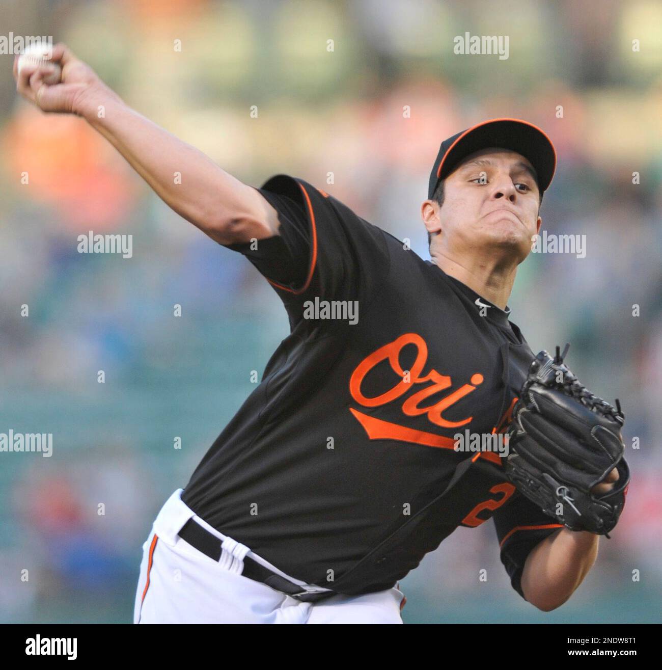 Baltimore Orioles starting pitcher David Hernandez delivers against the ...