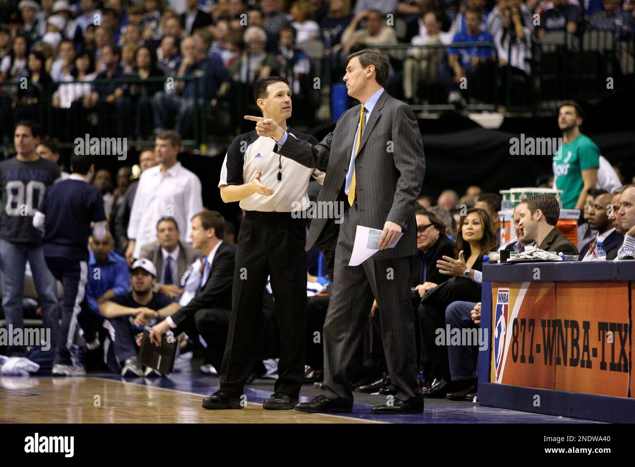 Dallas Mavericks coach Rick Carlisle, right, and official Pat Fraher ...