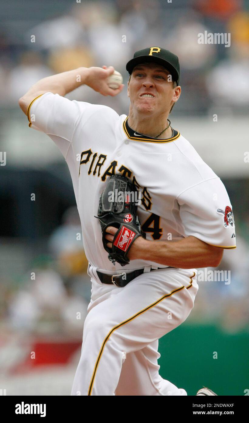 Pittsburgh Pirates starting pitcher Daniel McCutchen (34) plays in the ...