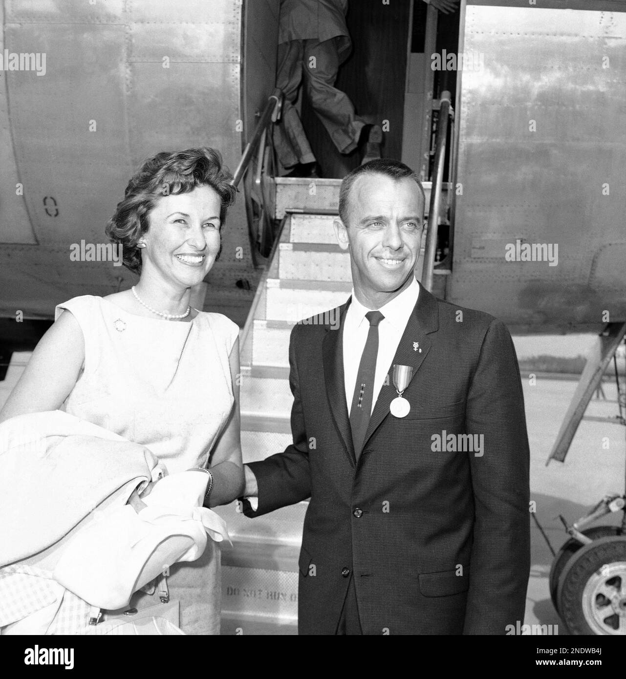 Mrs.Louise Shepard, wife of the first U.S. astronaut to make a space ...