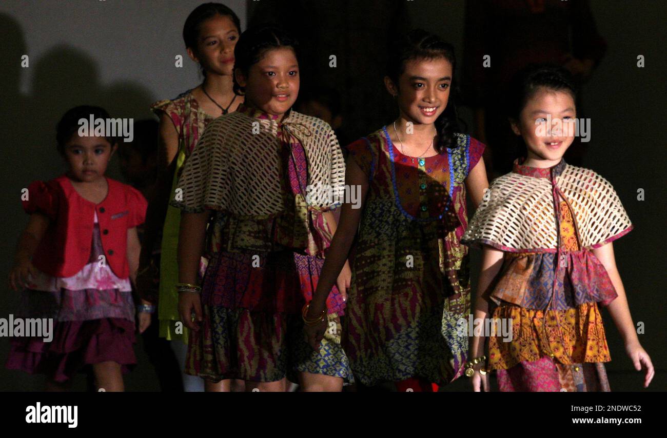 Model Dress Batik Alleira