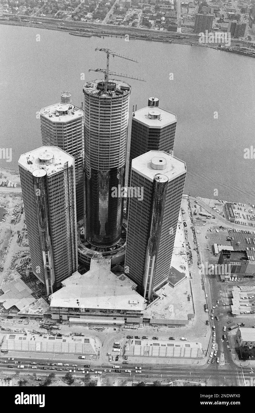 Only a few more floors to go for the 73-story cylindrical Detroit Plaza ...