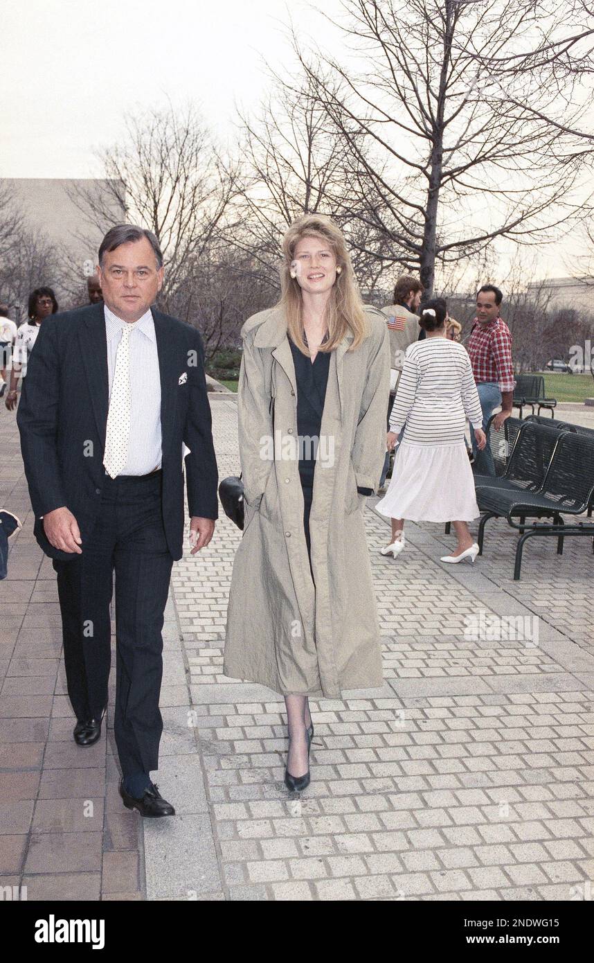 Fawn Hall, former Secretary to Oliver North, leaves U.S. District Court ...