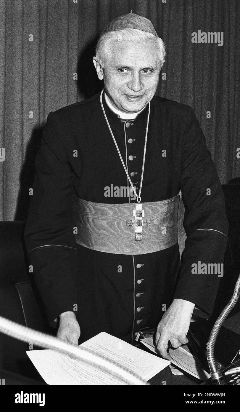 Joseph ratzinger priest hi-res stock photography and images - Alamy