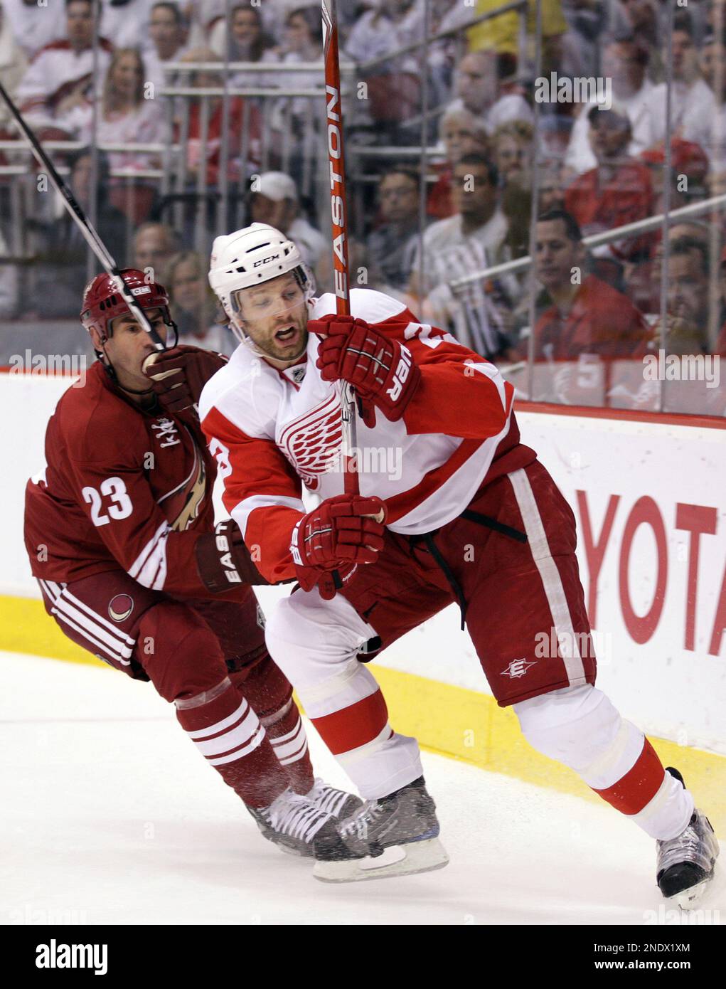 Detroit Red Wings' Brian Rafalski, right, against Phoenix Coyotes ...
